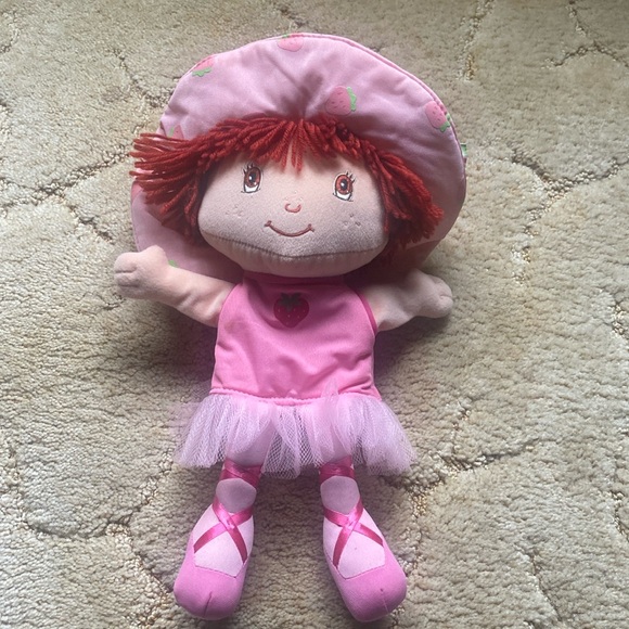 fun-4-all corp | Toys | Early 200s Strawberry Shortcake Doll Hand ...